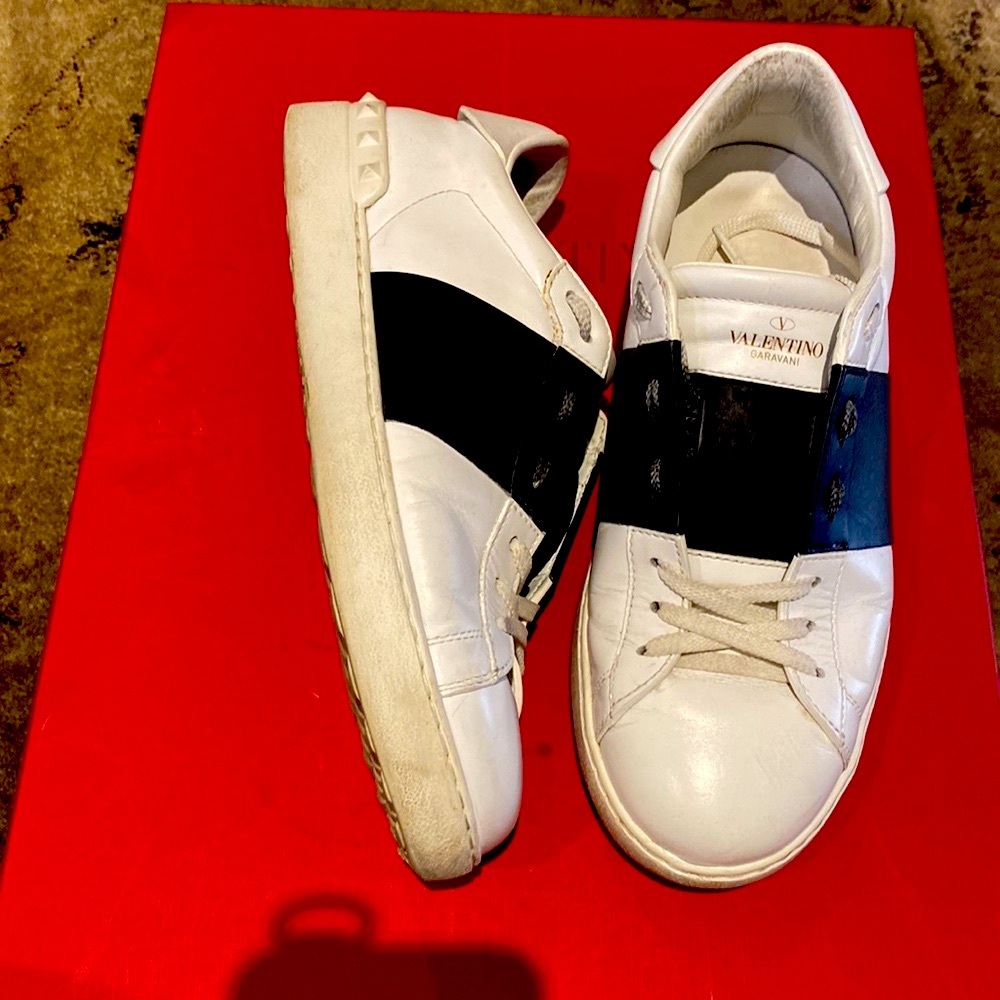 Valentino Garavani Calf Leather Black White Logo Snea… - Gem